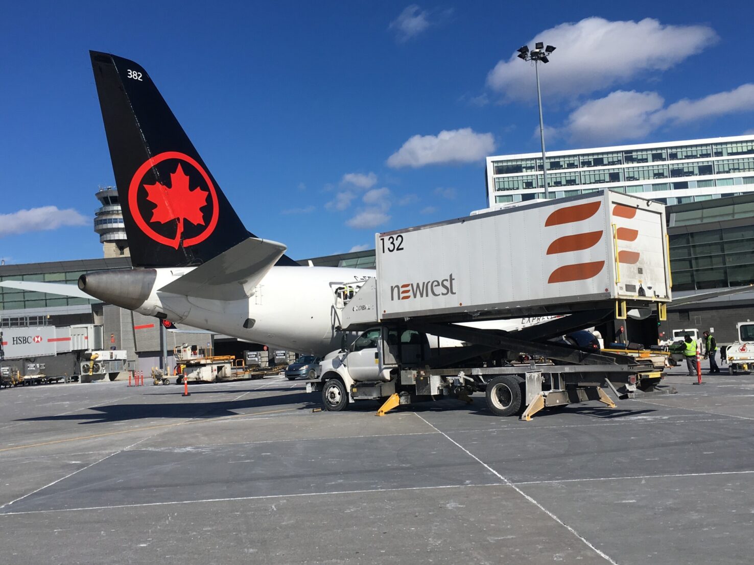 Montreal-Trudeau: Newrest gana un contrato de catering aéreo con Air ...