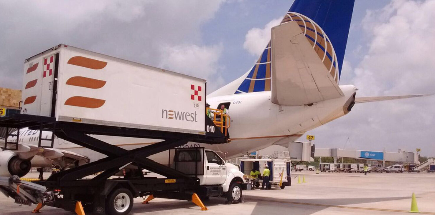 Newrest teams in Cancun serve United Airlines - Newrest Media