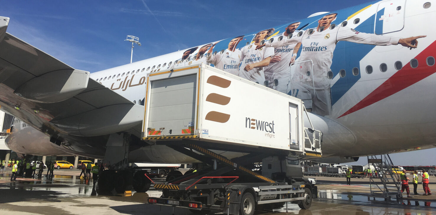 Newrest Servair a chargé le premier A380 d’Emirates à l’aéroport de ...